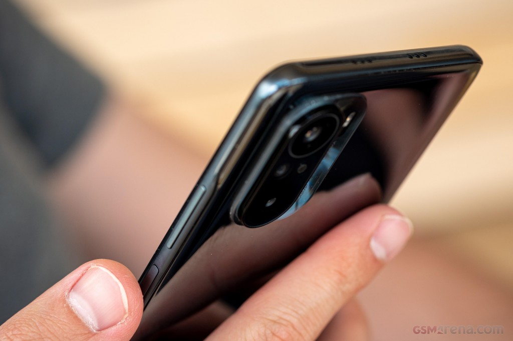 Xiaomi Mi 11i pictures, official photos