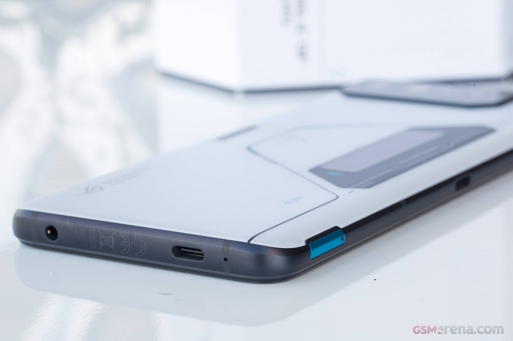 Asus ROG Phone 6 Pro pictures, official photos