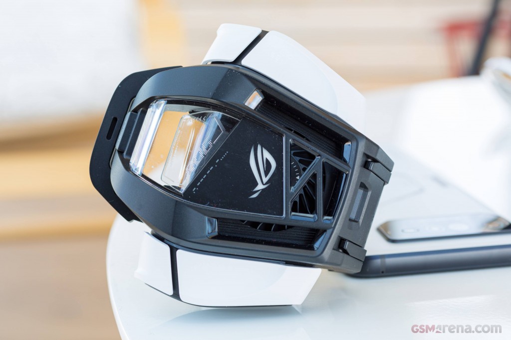 Asus ROG Phone 6 Pro pictures, official photos