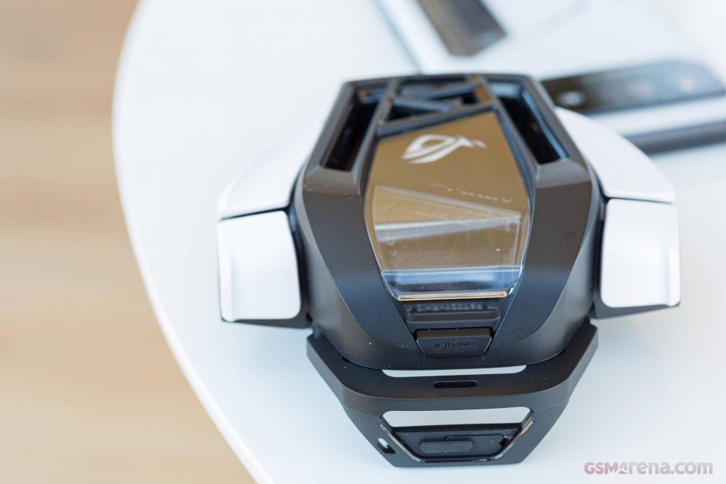 Asus ROG Phone 6 Pro pictures, official photos