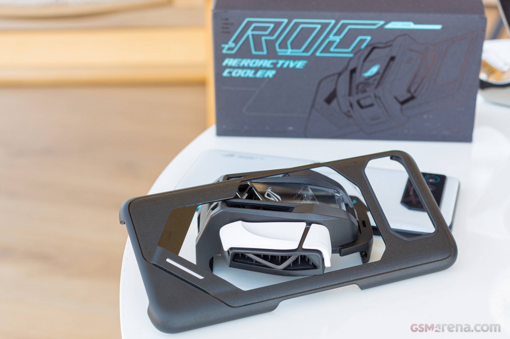 Asus ROG Phone 6 Pro pictures, official photos