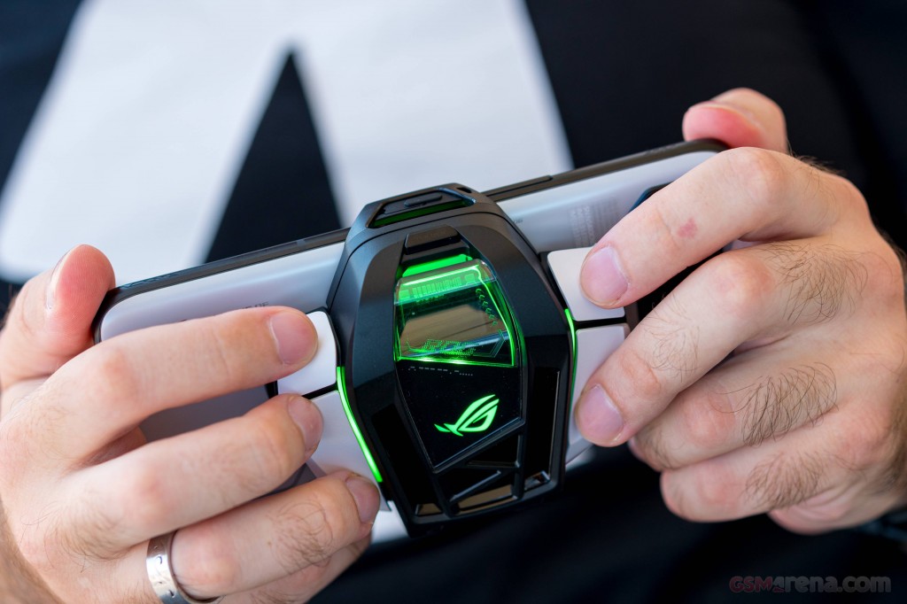 Asus ROG Phone 6 Pro pictures, official photos