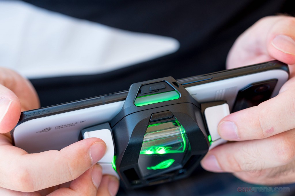 Asus ROG Phone 6 Pro pictures, official photos