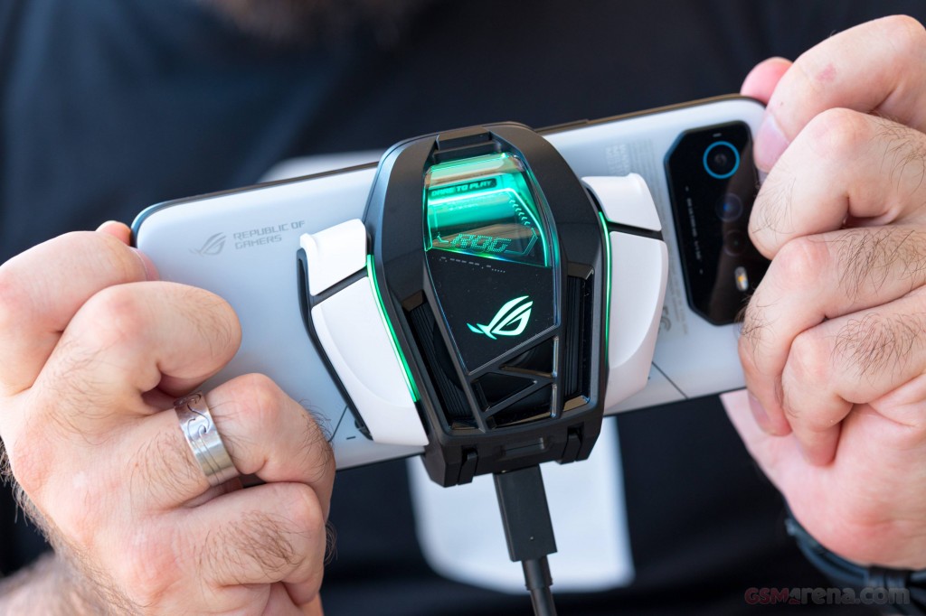 Asus ROG Phone 6 Pro pictures, official photos