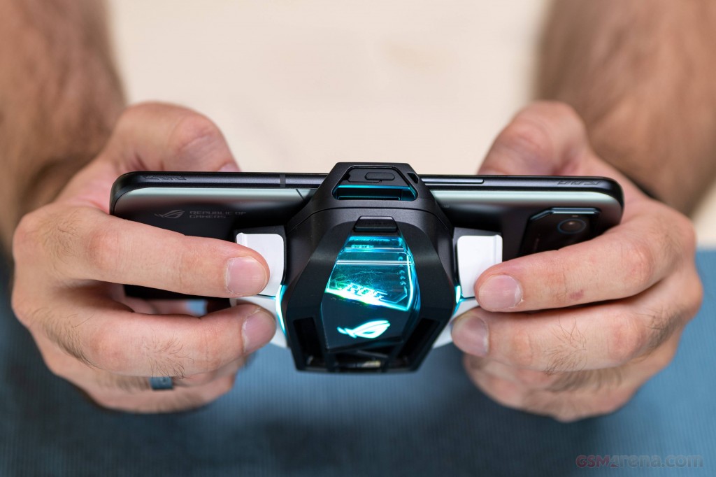 Asus ROG Phone 6D Ultimate pictures, official photos