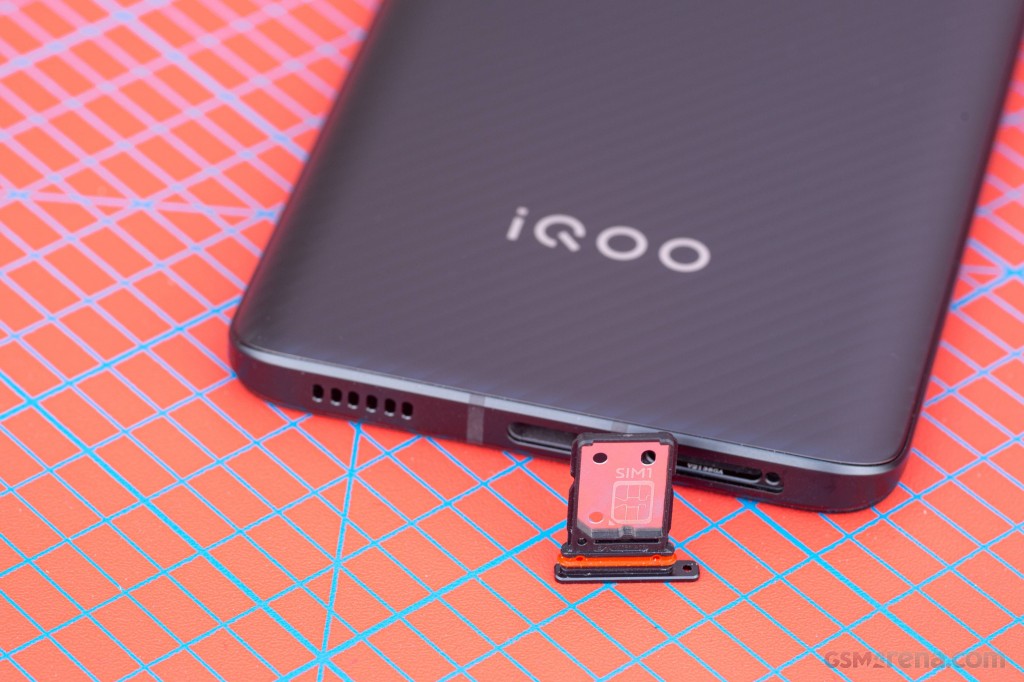 vivo iQOO 9 pictures, official photos