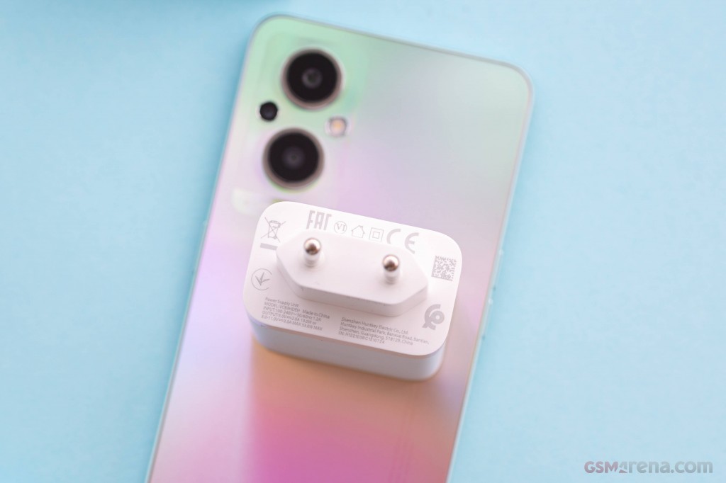 Oppo Reno7 Lite pictures, official photos