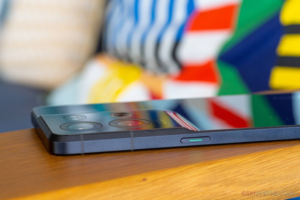 Oppo Reno8 Pro pictures, official photos