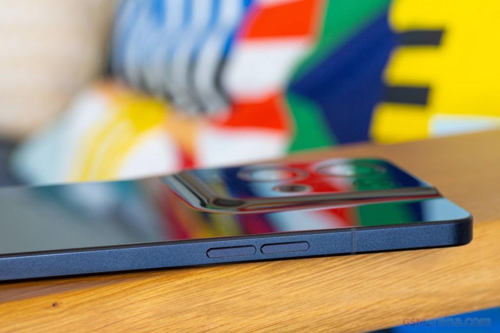 Oppo Reno8 Pro pictures, official photos