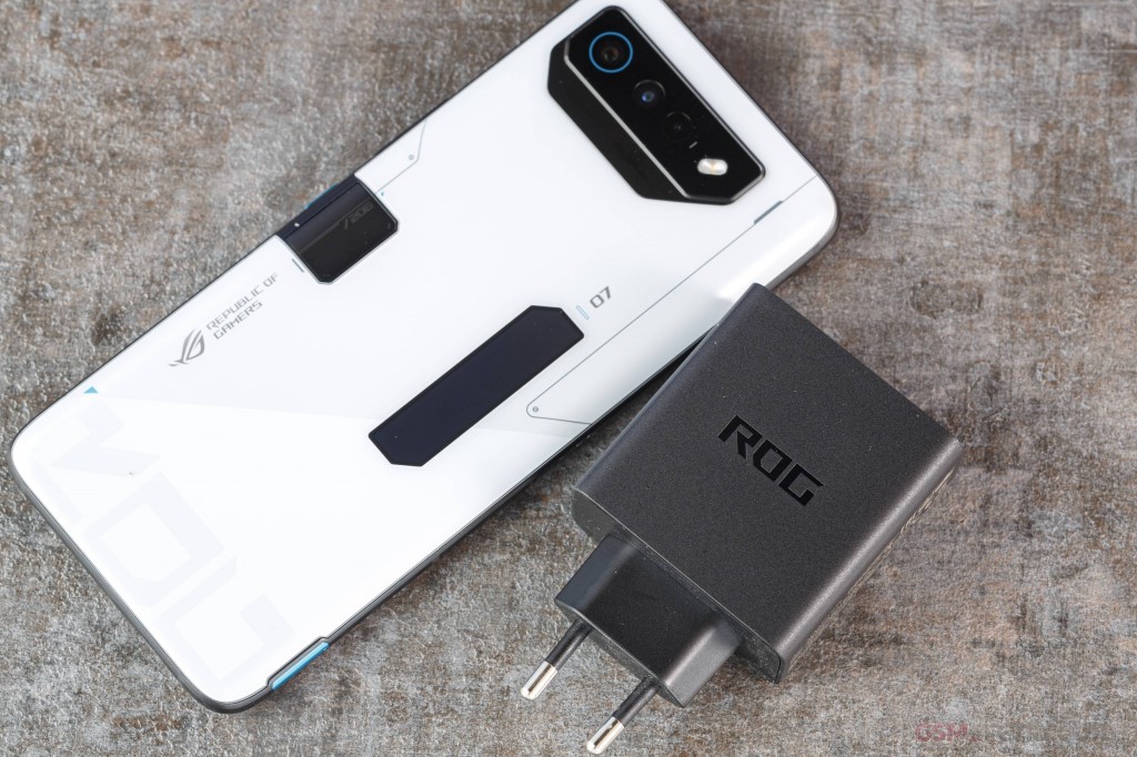 Asus ROG Phone 7 Ultimate pictures, official photos