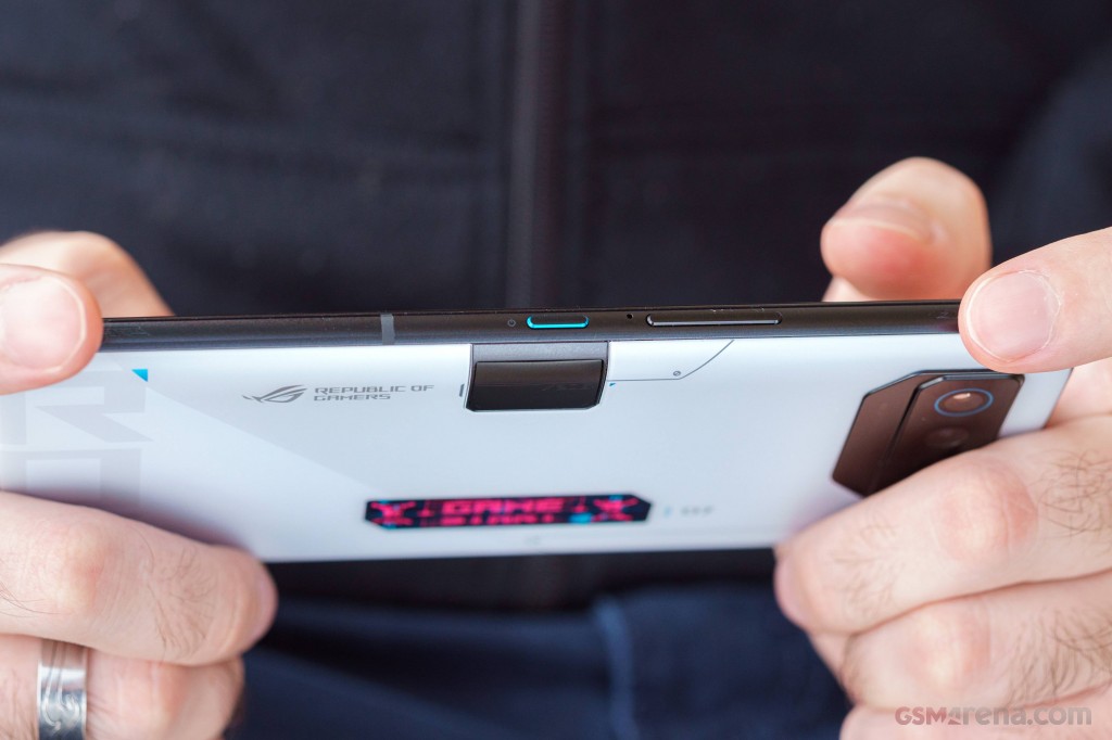Asus ROG Phone 7 Ultimate pictures, official photos