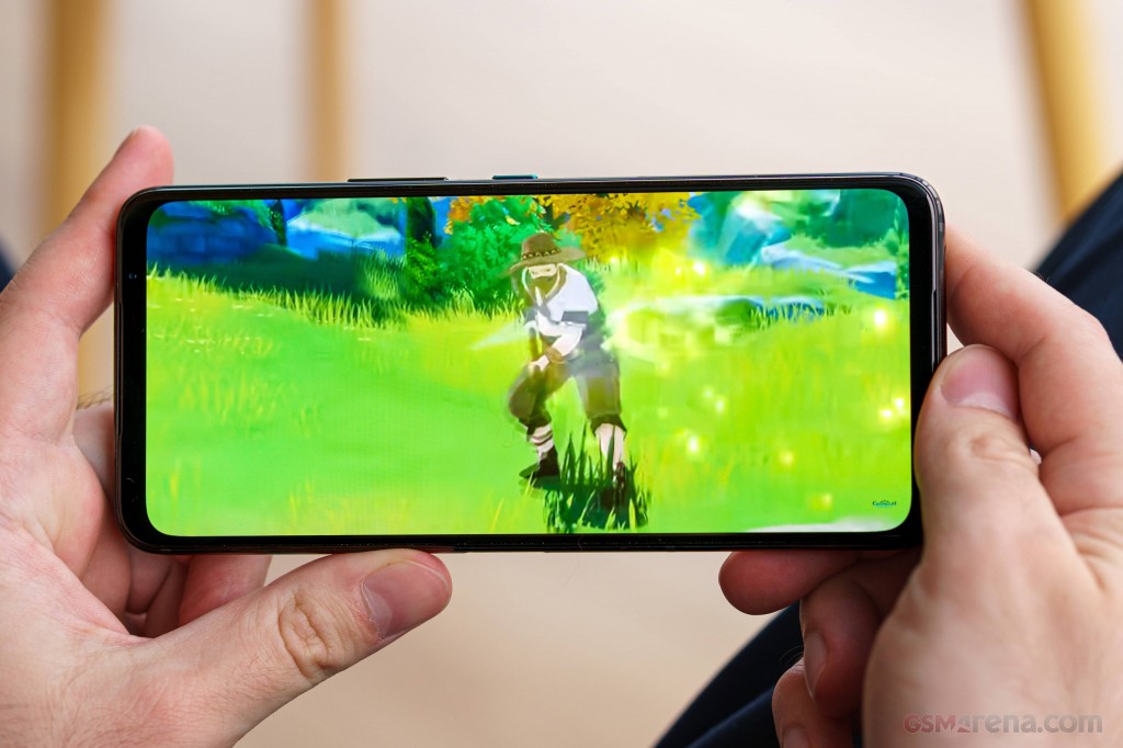 Asus ROG Phone 7 Ultimate pictures, official photos