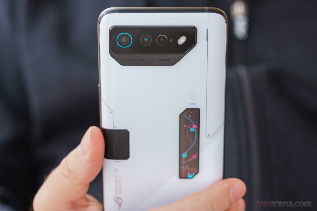 Asus ROG Phone 7 Ultimate pictures, official photos
