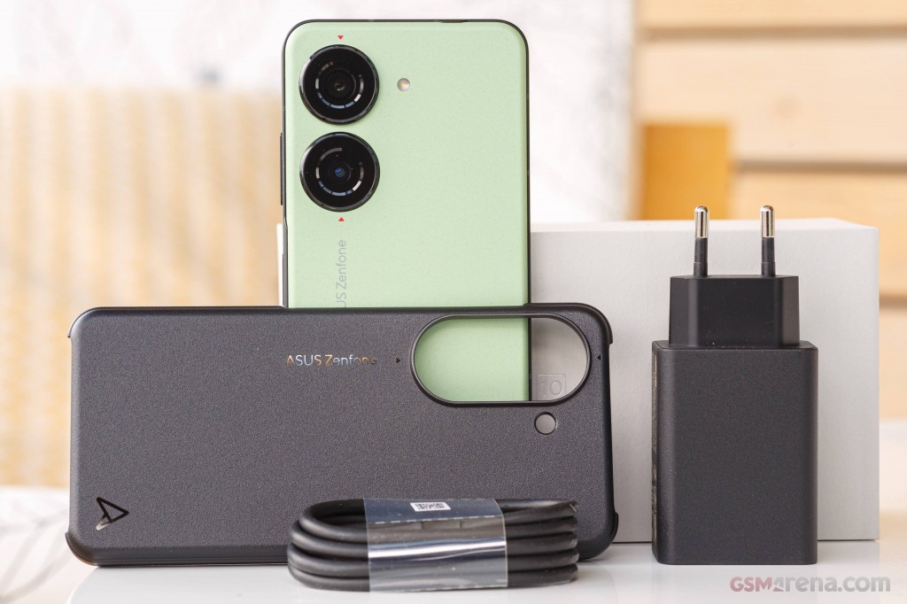 Asus Zenfone 10 pictures, official photos