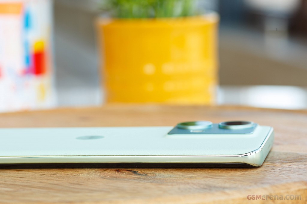 Motorola Edge 40 Neo pictures, official photos