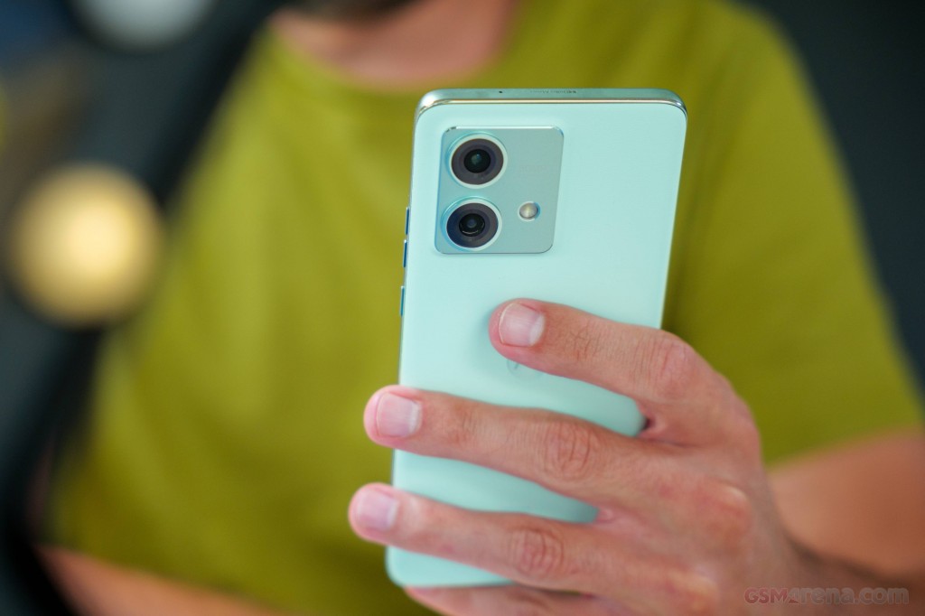 Motorola Edge 40 Neo pictures, official photos