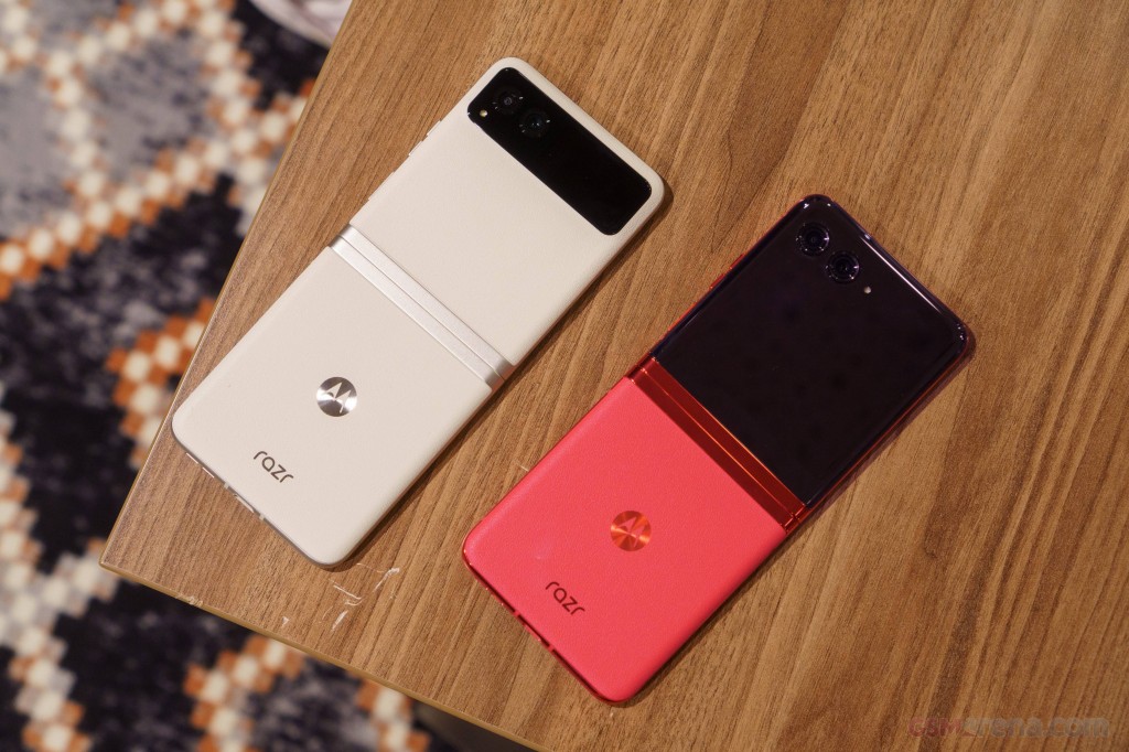 Motorola Razr 40 pictures, official photos