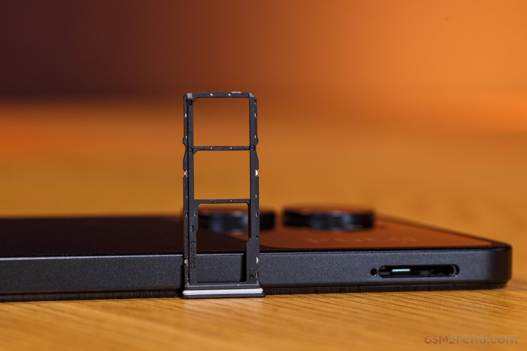 Xiaomi Poco C65 pictures, official photos