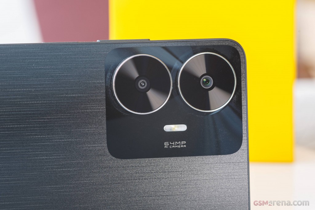 Realme C55 pictures, official photos