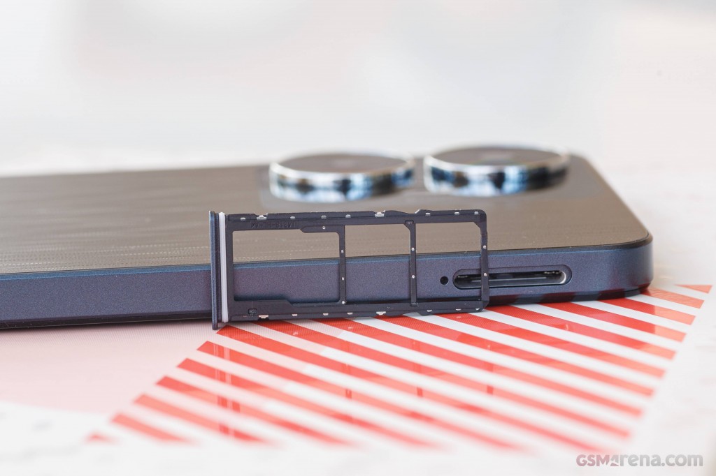 Realme C55 pictures, official photos