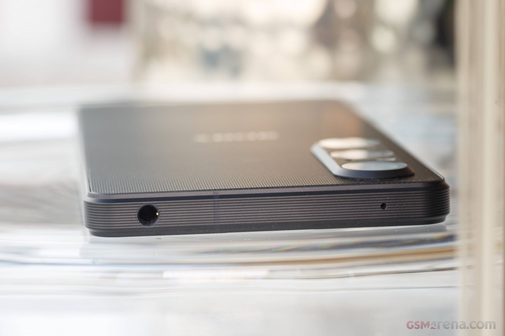 Sony Xperia 1 V pictures, official photos