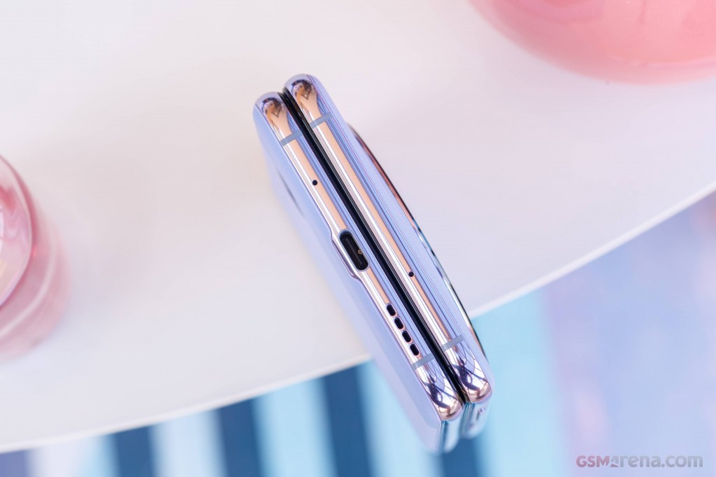 Tecno Phantom V Flip pictures, official photos