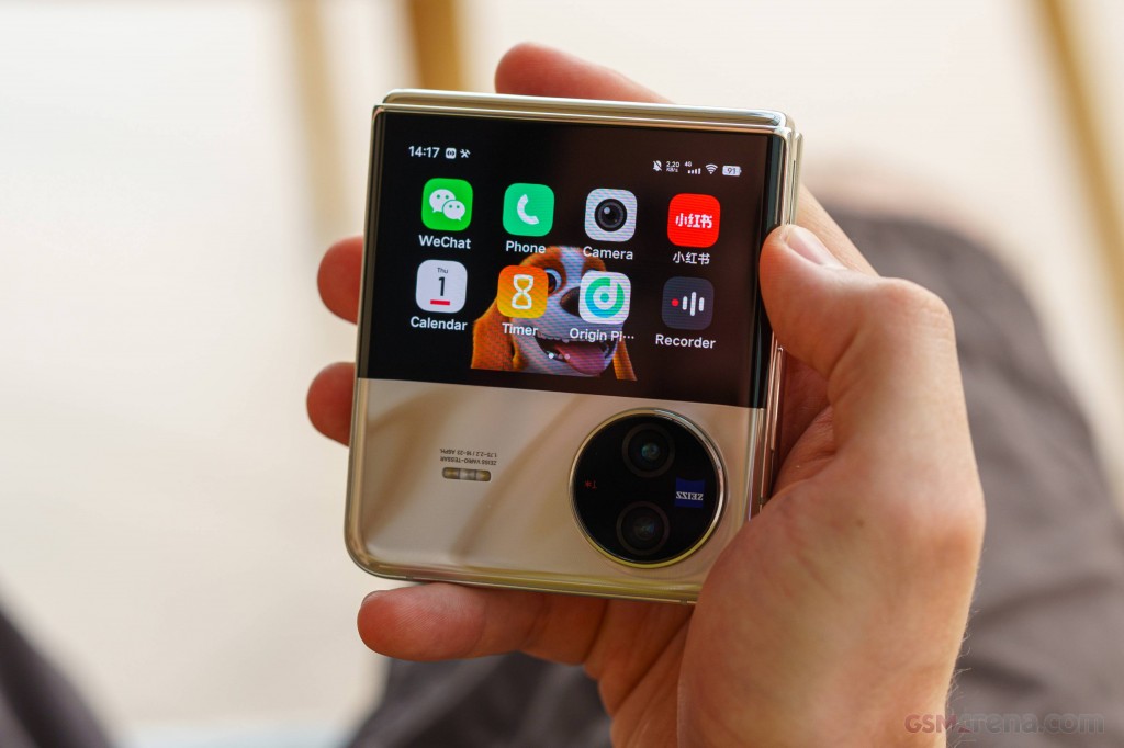 vivo X Flip pictures, official photos