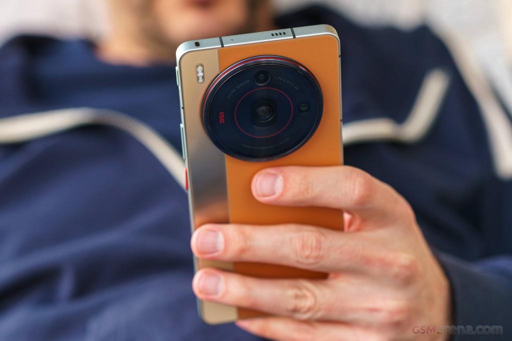 ZTE nubia Z50S Pro pictures, official photos