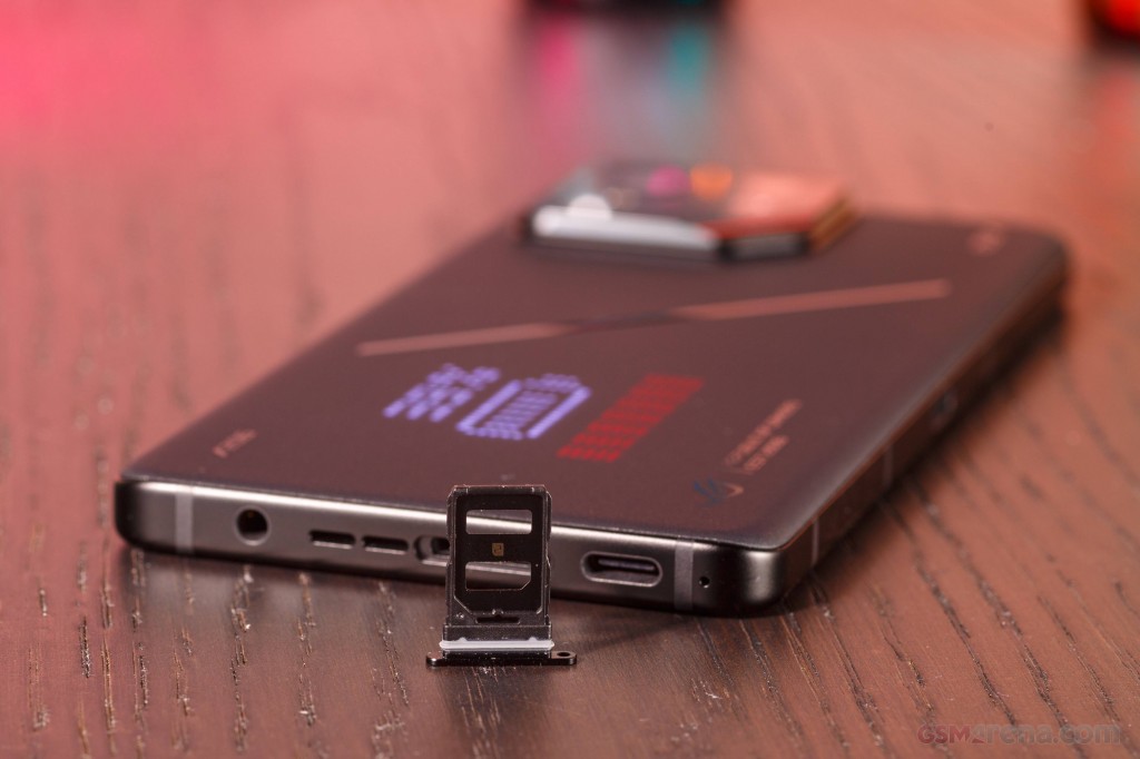 Asus ROG Phone 9 Pro pictures, official photos
