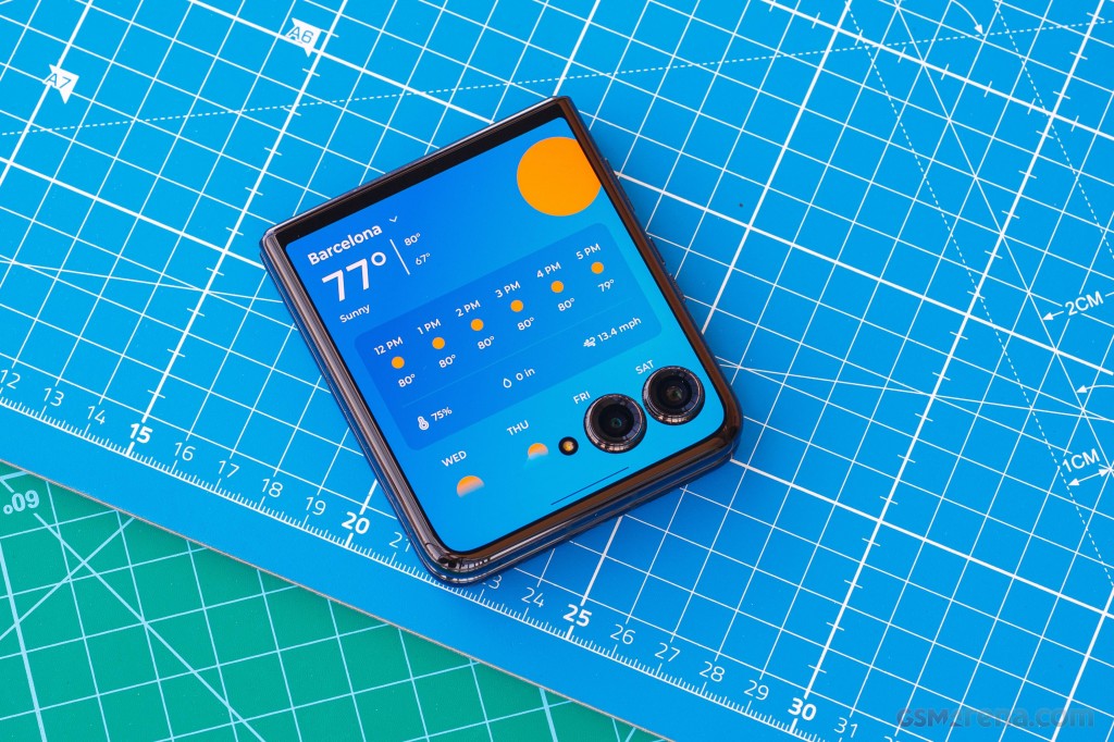 Motorola Razr 50 Ultra pictures, official photos