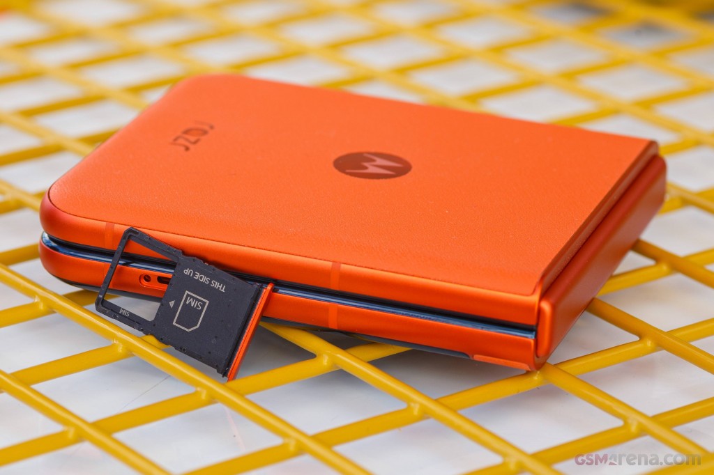 Motorola Razr 50 pictures, official photos