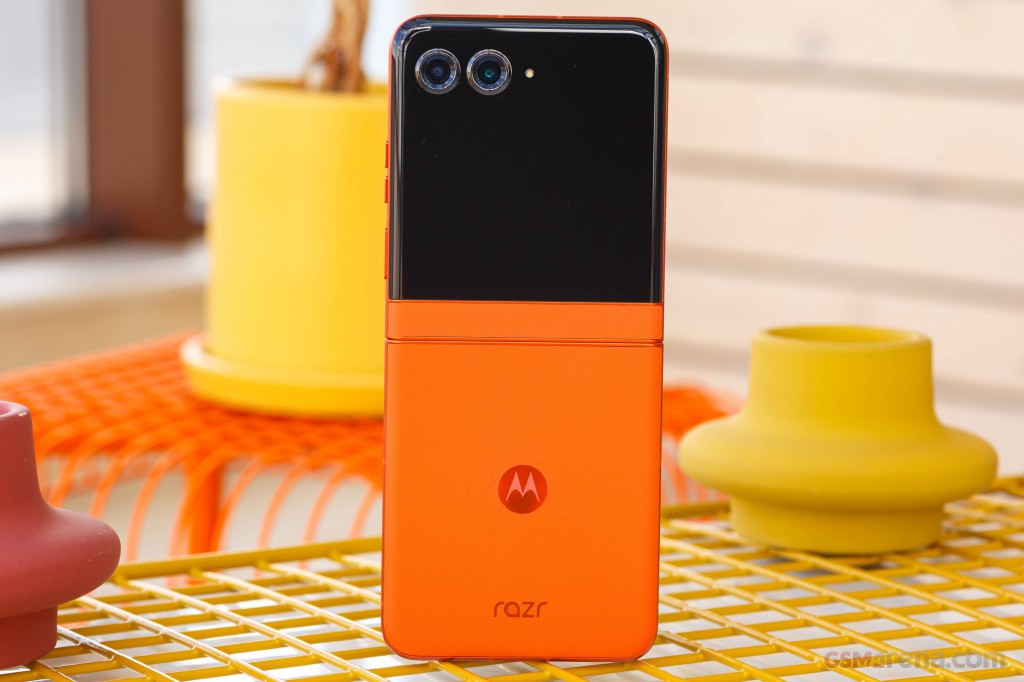 Motorola Razr 50 pictures, official photos