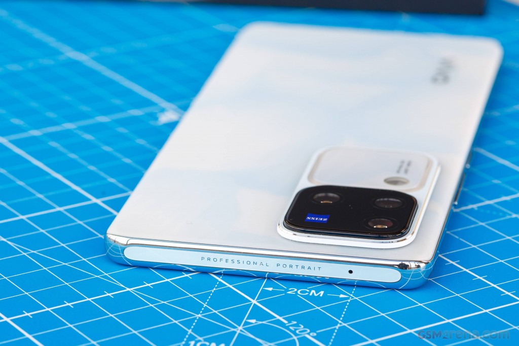 vivo V30 Pro pictures, official photos
