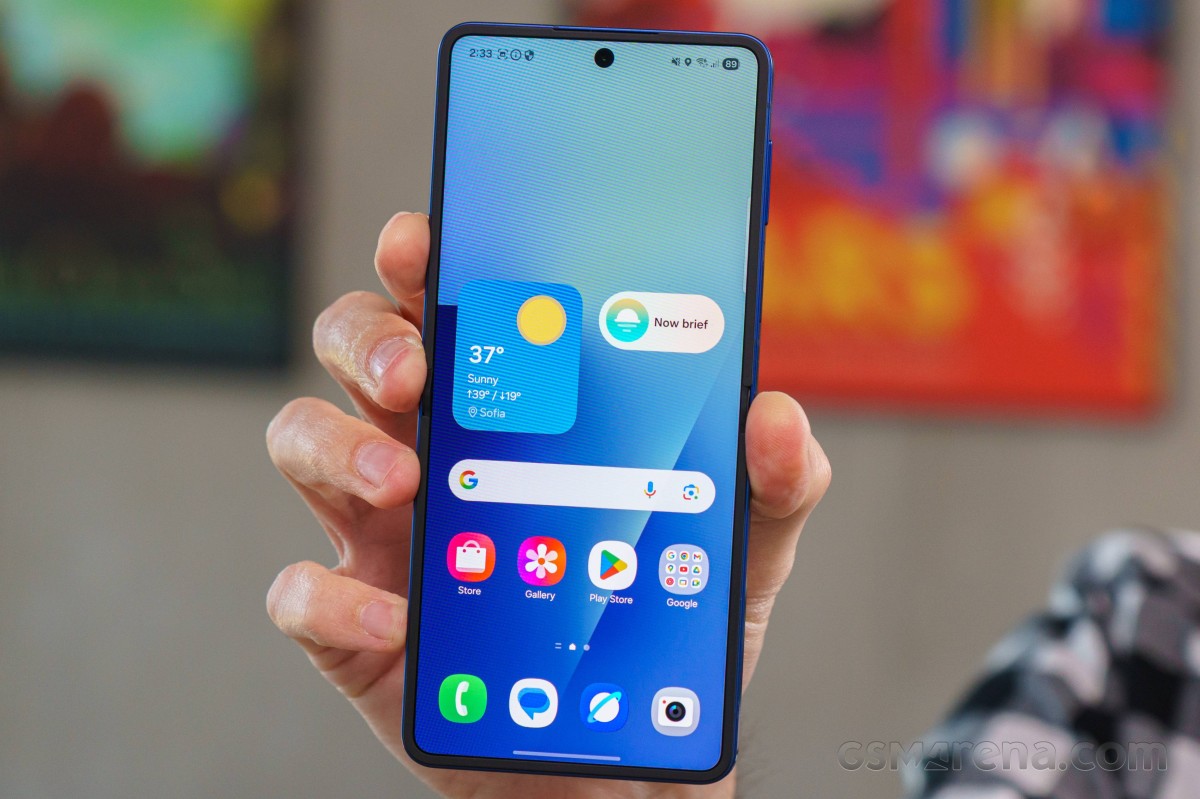 Samsung Galaxy Z Flip7 review: Design, build quality, handling