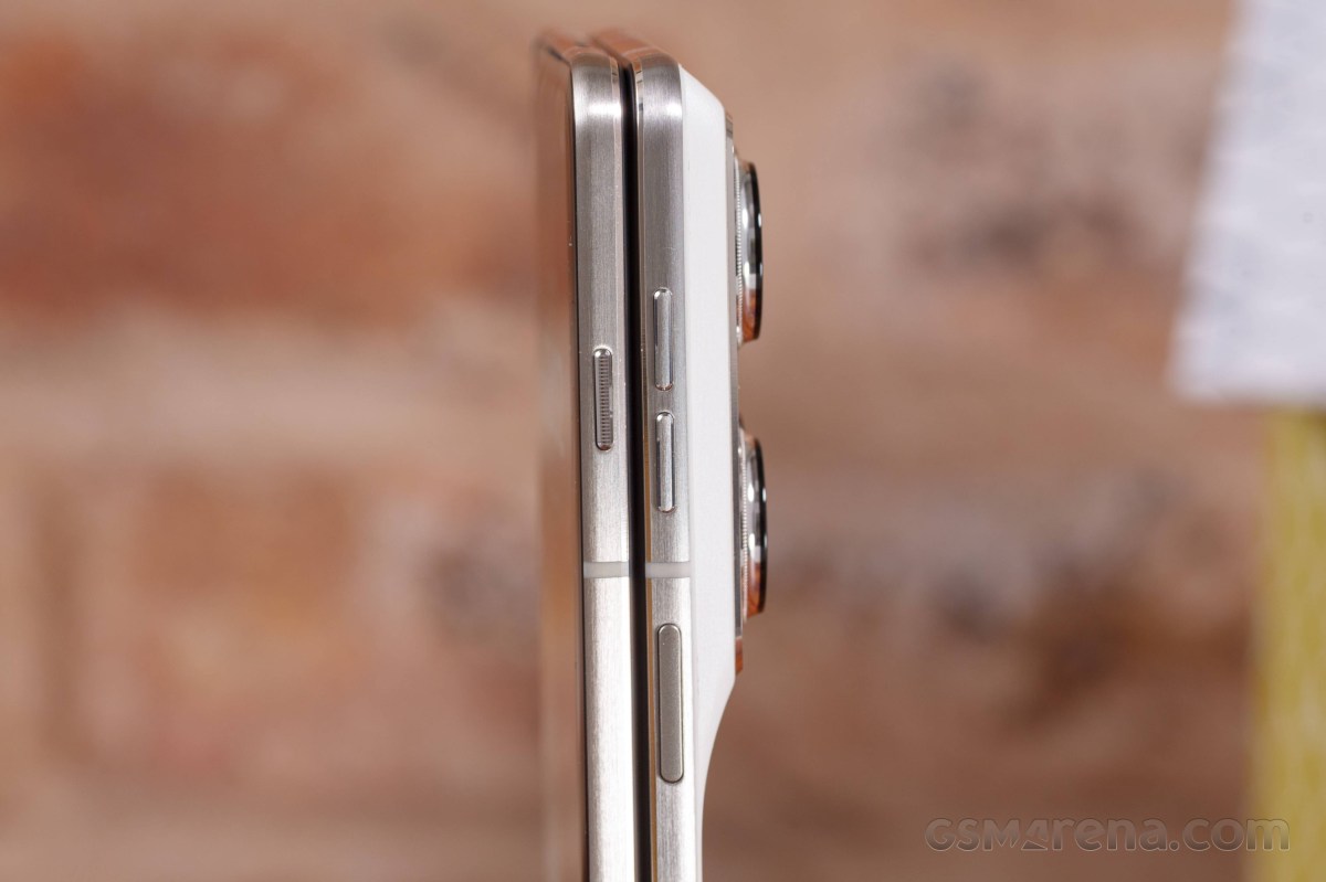 Motorola Razr Fold review: Design, build quality, handling