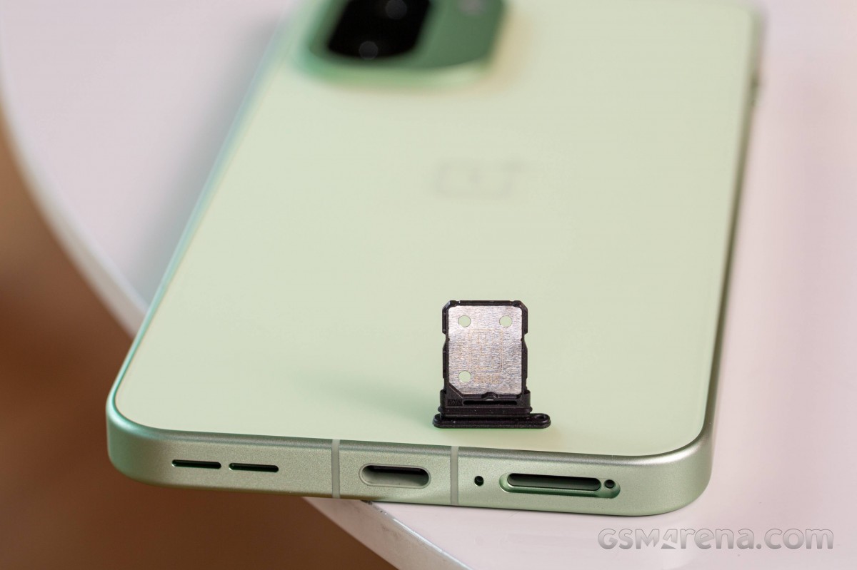 OnePlus 15R review: Design, build quality, handling