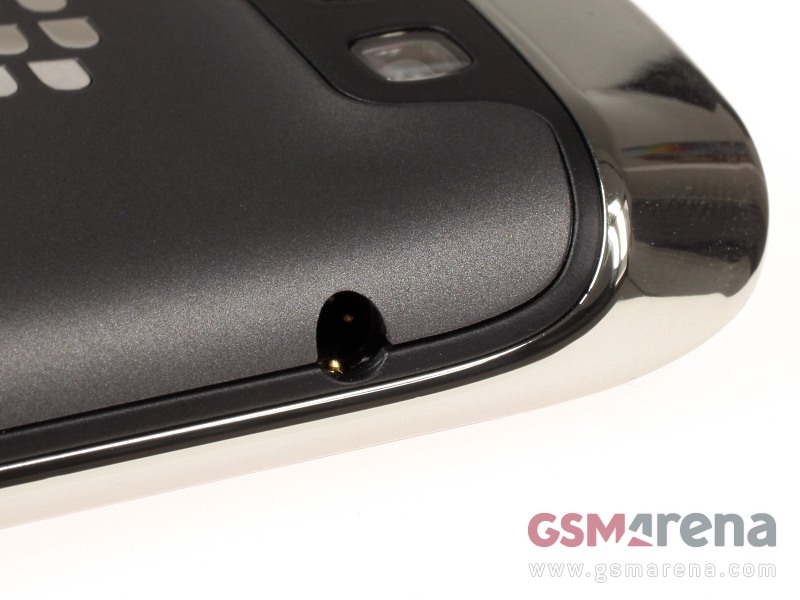 BlackBerry Bold 9790 pictures, official photos