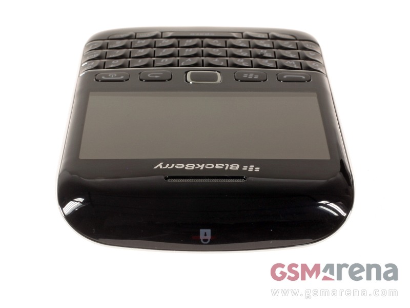 BlackBerry Bold 9790 pictures, official photos