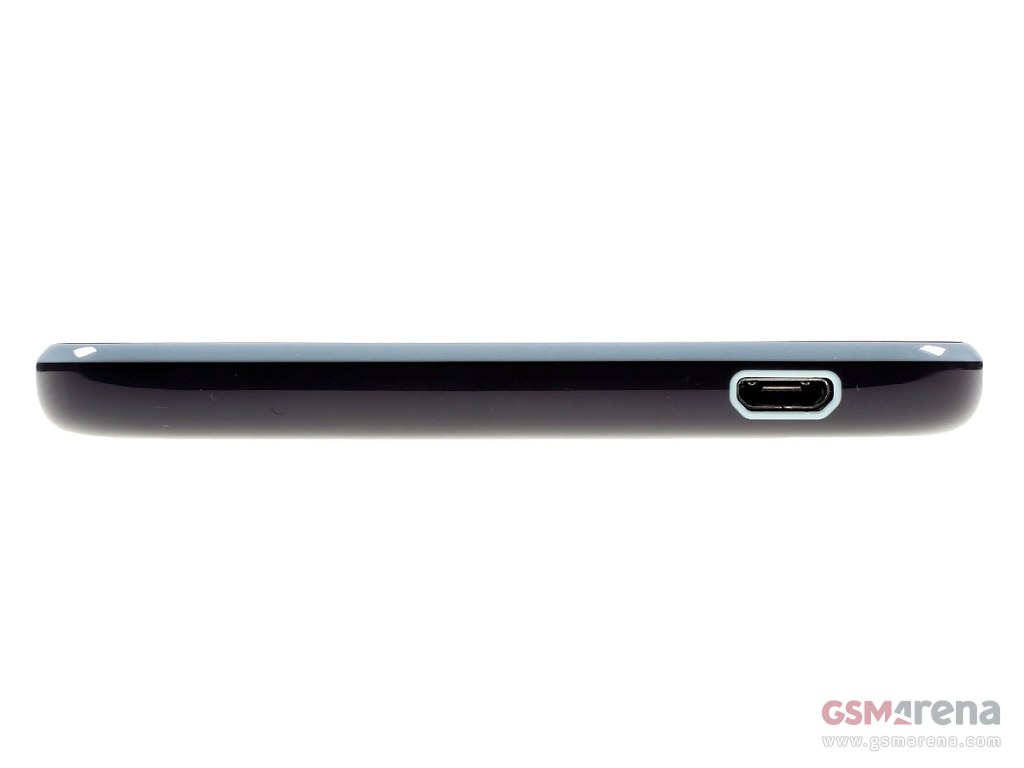 HTC Desire 820 dual sim pictures, official photos