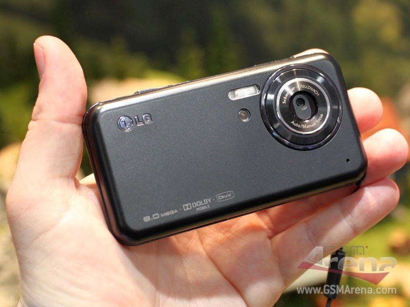 LG KC910i Renoir pictures, official photos
