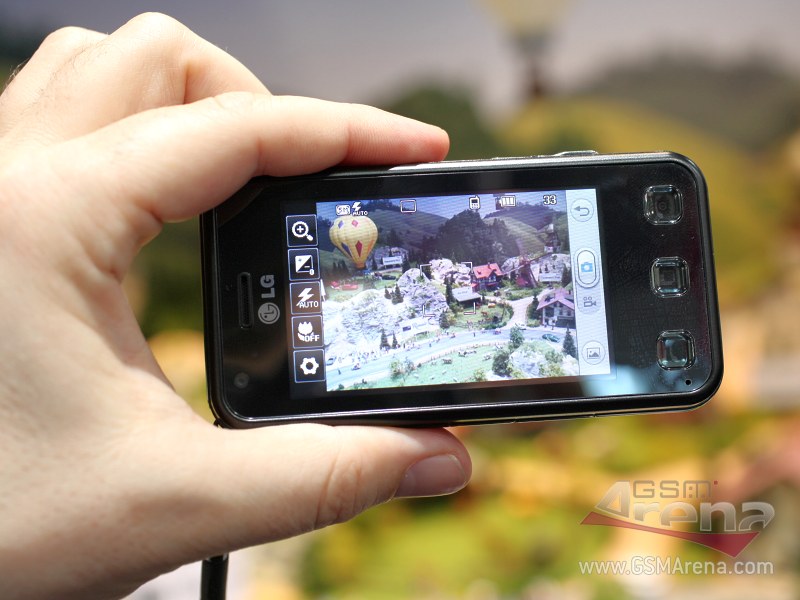 LG KC910i Renoir pictures, official photos