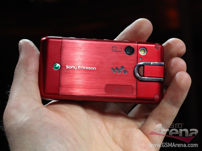 Sony Ericsson W995 pictures, official photos