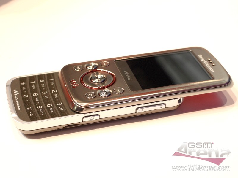 Sony Ericsson W395 pictures, official photos