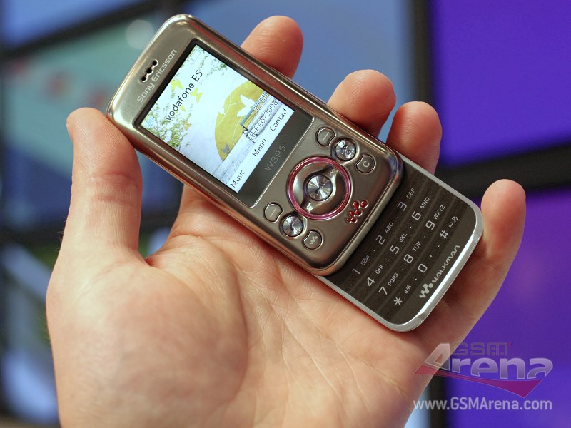 Sony Ericsson W395 pictures, official photos