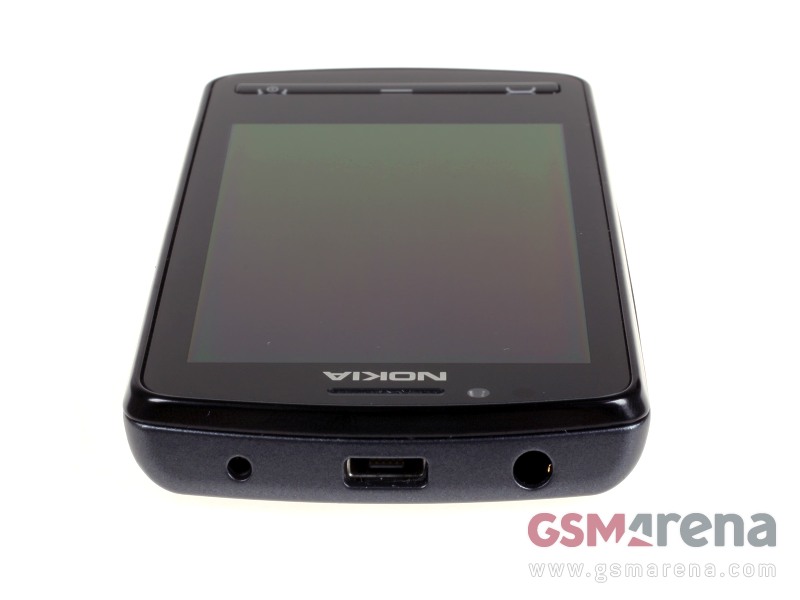 Nokia 700 pictures, official photos