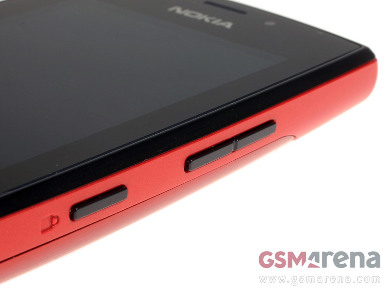 Nokia Asha 303 pictures, official photos