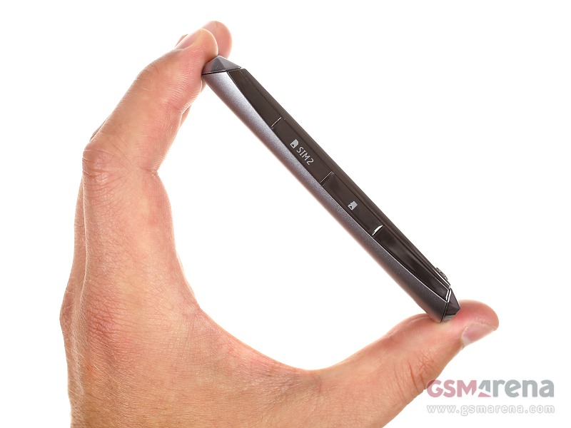 Nokia Asha 305 pictures, official photos
