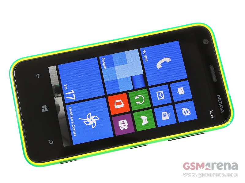 Nokia Lumia 620 pictures, official photos