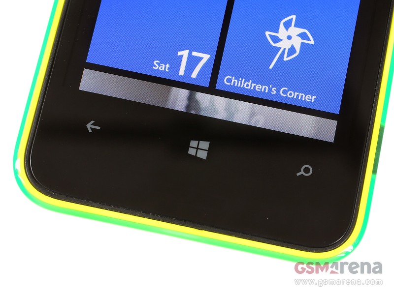 Nokia Lumia 620 pictures, official photos