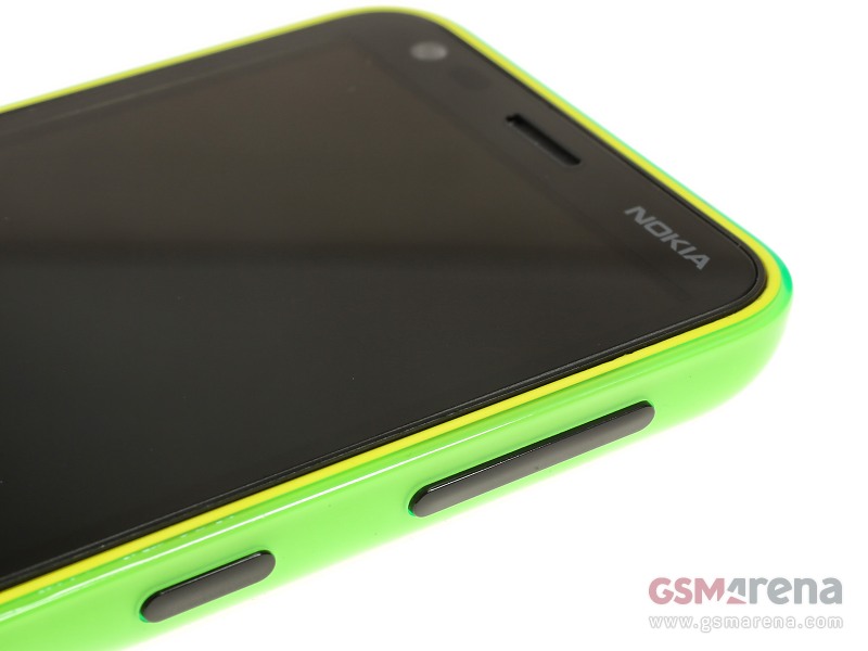Nokia Lumia 620 pictures, official photos